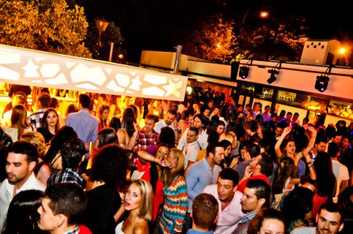 A guide to Some of the Best Nightlife in Seville & Different neighborhoods!